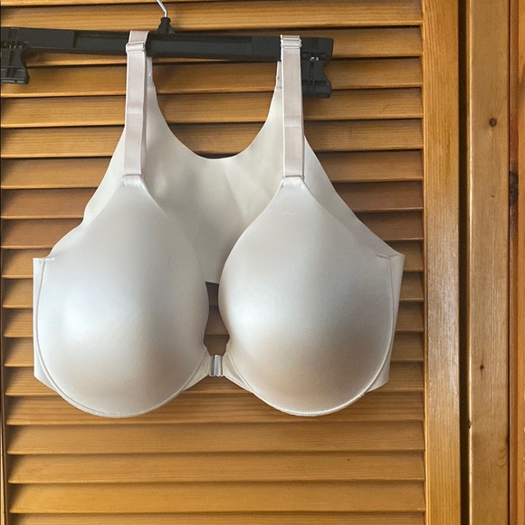Soma | Intimates & Sleepwear | Soma Brand New Vanity Fair Cream Bra ...